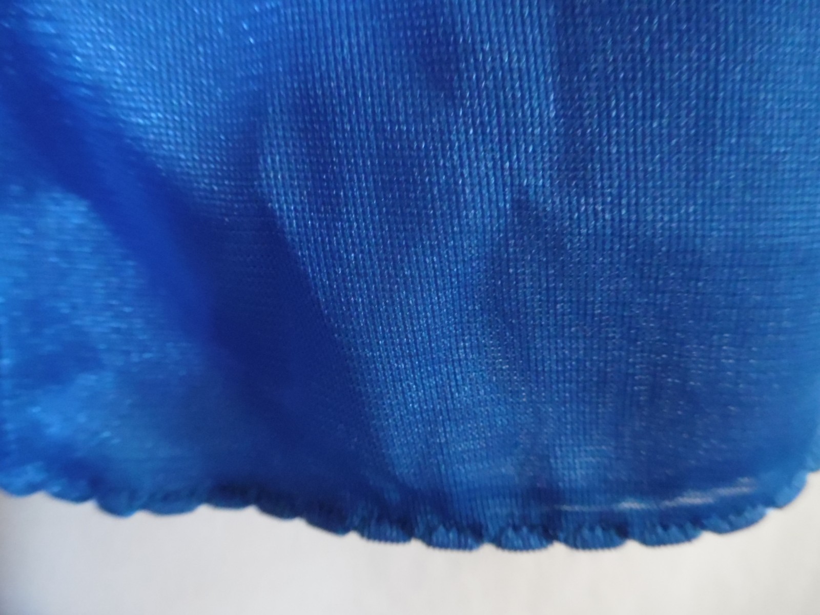 -BLUE HALF SLIP NYLON SCALLOPED FLARE HEM NEW VENTURA SIZE SMALL | eBay