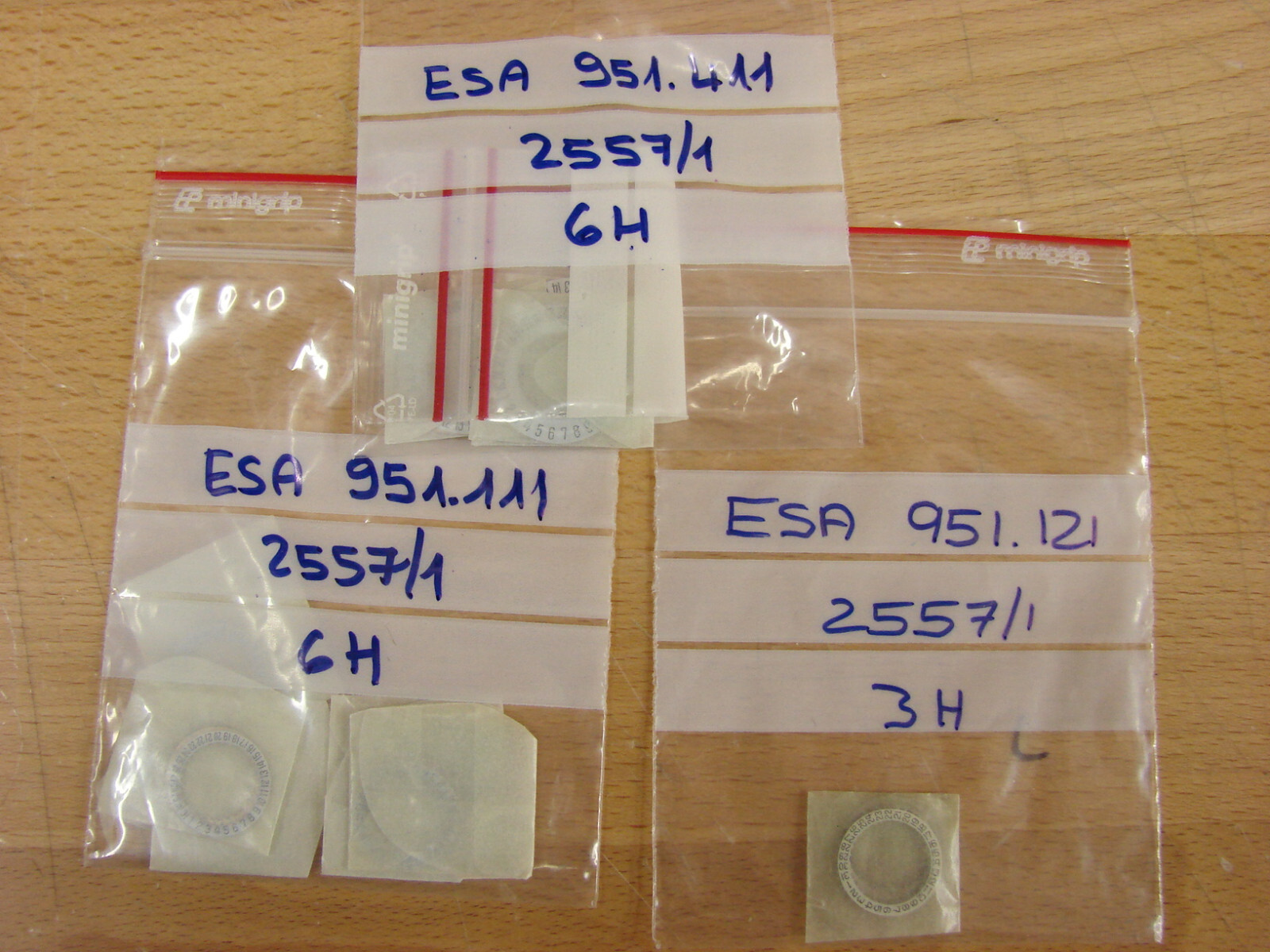 ETA 951.411, 951.111, 951.121 date disc #2557 @ 3 and 6 | eBay