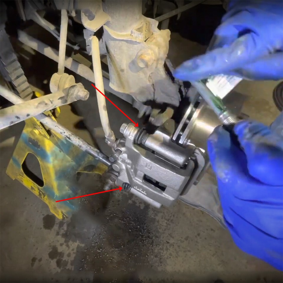 2 set REAR BRAKE CALIPER SLIDER GUIDE PIN KIT With GREASE FOR NISSAN ...