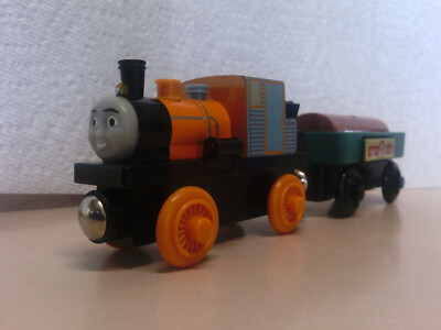 Thomas and Friends Wooden Railway Dash and the Jumping Jobi Wood Bundle ...