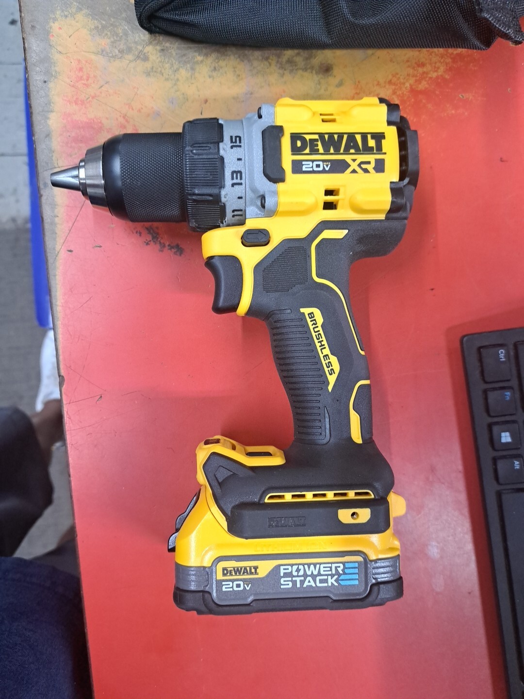 DEWALT Power Drills 1/2" 20V Lithium-Ion Cordless W/(2) 1.7Ah Batts ...