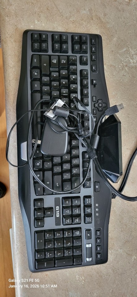 Logitech G19 Wired Gaming Keyboard LCD Display Programmable Multimedia ...