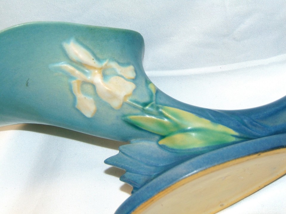 ROSEVILLE Blue Iris CORNUCOPIA Vase 132-8 Cornucopia for Thanksgiving ...
