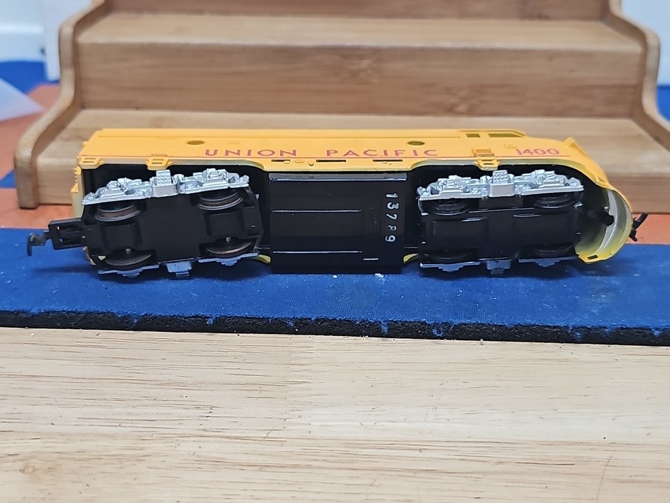Life-Like F7P Diesel UNION PACIFIC # 1400 - Runs well - HO Scale. | eBay