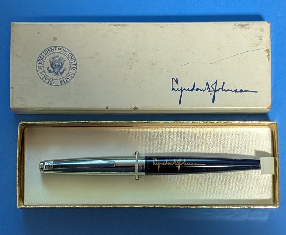 Lyndon B Johnson Presidential Seal White House Issue Pen used to Sign ...