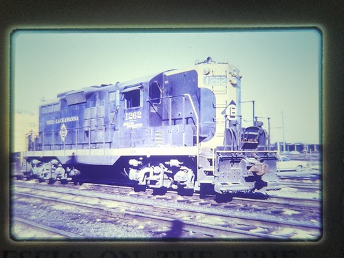 Slide VTG RailRoad EL Erie Lackawanna EMD GP9 No.1262 Secaucus NY 1969 duplicate | eBay