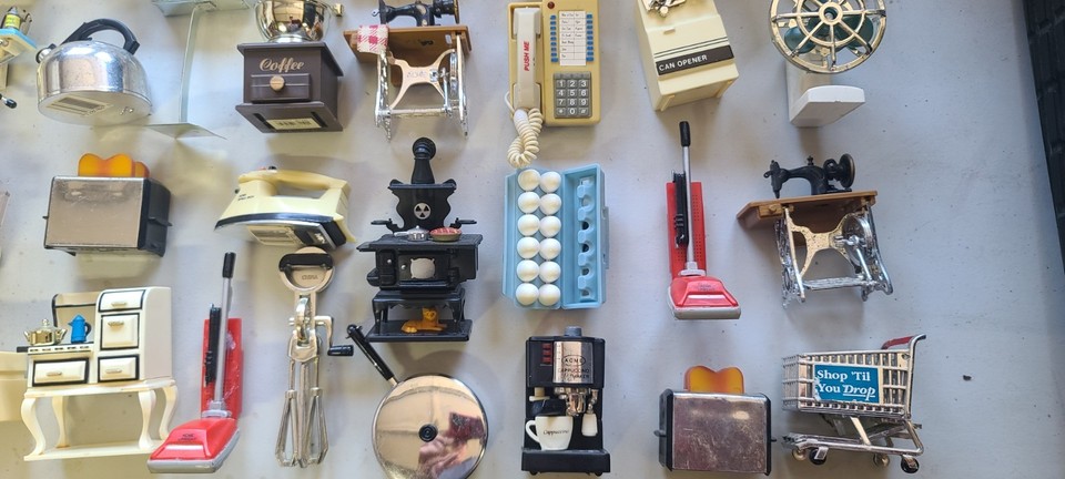 Lot of (47) Vintage Acme Fridge Appliance Magnets Other Kitchen Gadgets ...