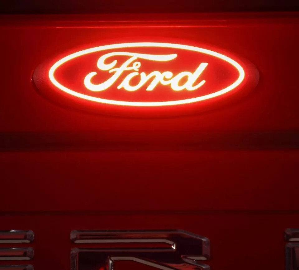 Putco 92604 Luminix LED Tailgate Emblem Light Up for 15-23 Ford F150 ...