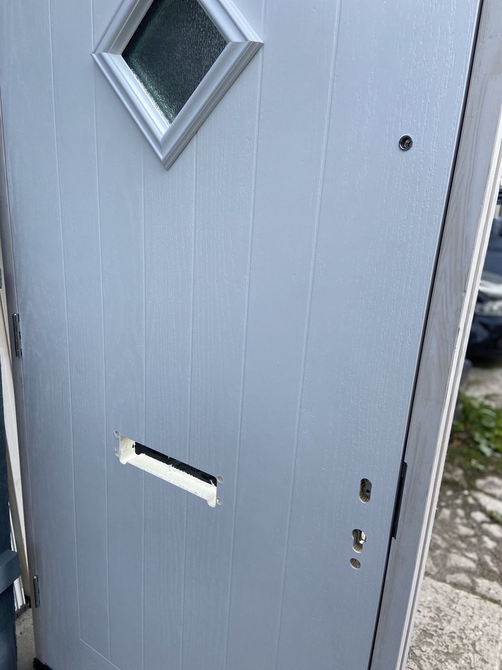 1002-2095 CHARTWELL GREEN COTTAGE STYLE FRONT DOOR IN TREATED TIMBER ...