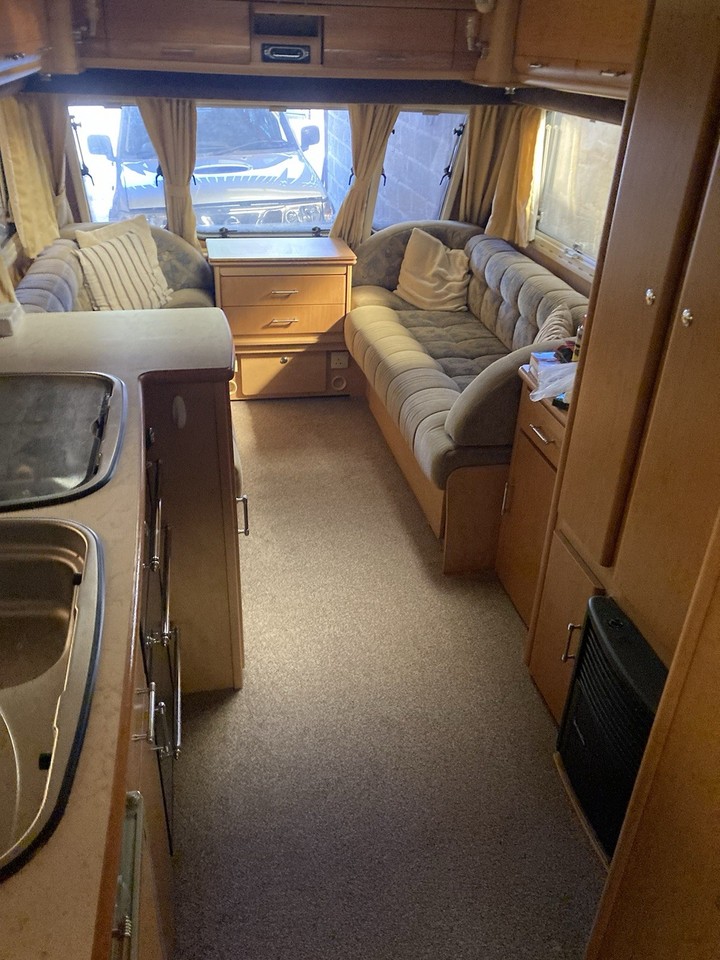 Compass Rallye 635 2005 Caravan Twin Axle End Bed Room | eBay UK