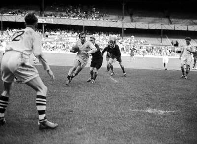 D Lyall Grants International Xv's Peter Robbins 1958 OLD RUGBY PHOTO ...