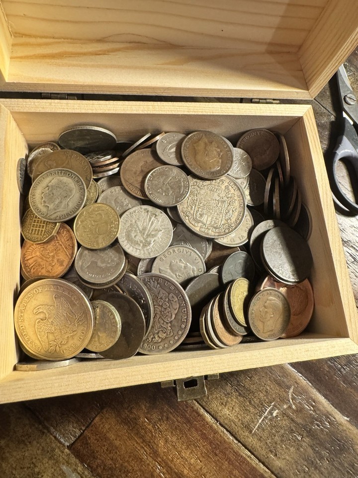 A Very Large Bundle Of Old Coins In A Cute Wooden Box Atleast 2-3kg ...