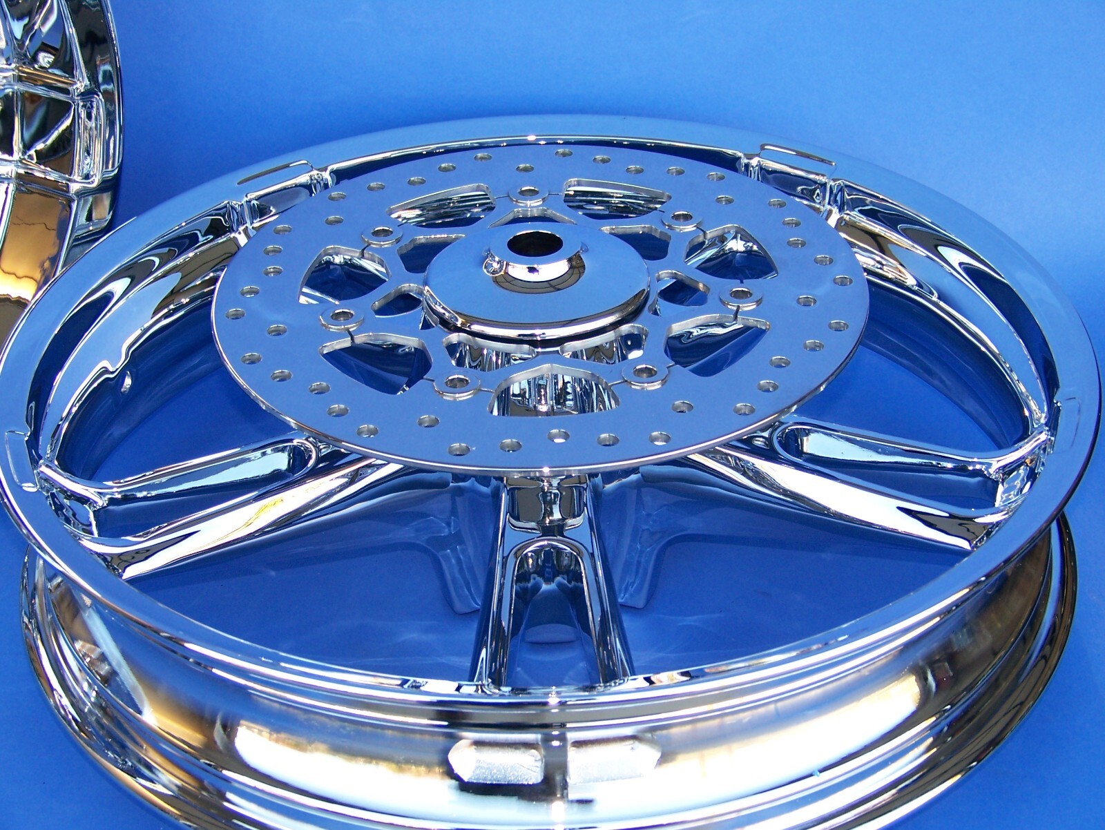 HARLEY FREEWHEELER CHROME WHEELS * POLISHED ROTORS * HUBCAPS* SPACERS ...