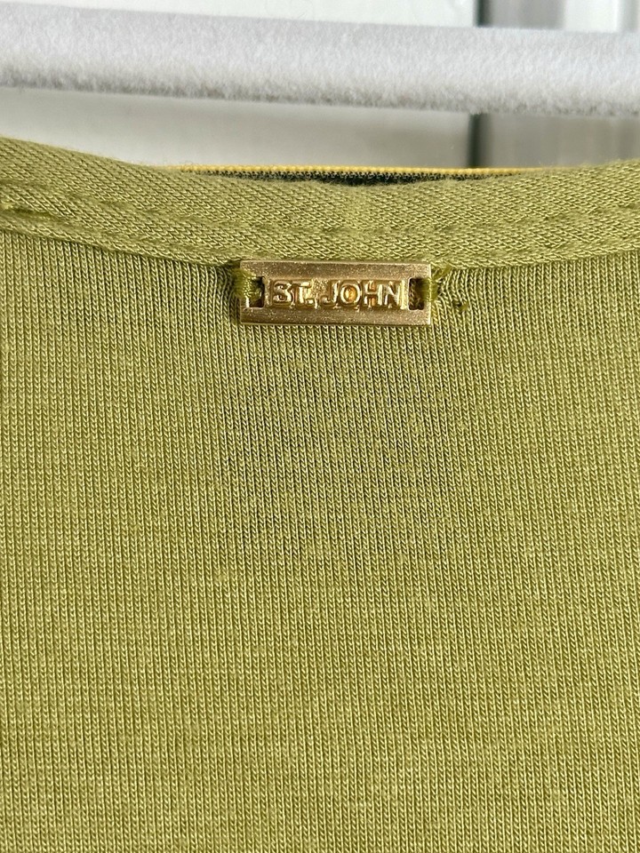 St. John (Yellow Tag) Detailed V-Neck Viscose Spandex Chartreuse Top ...