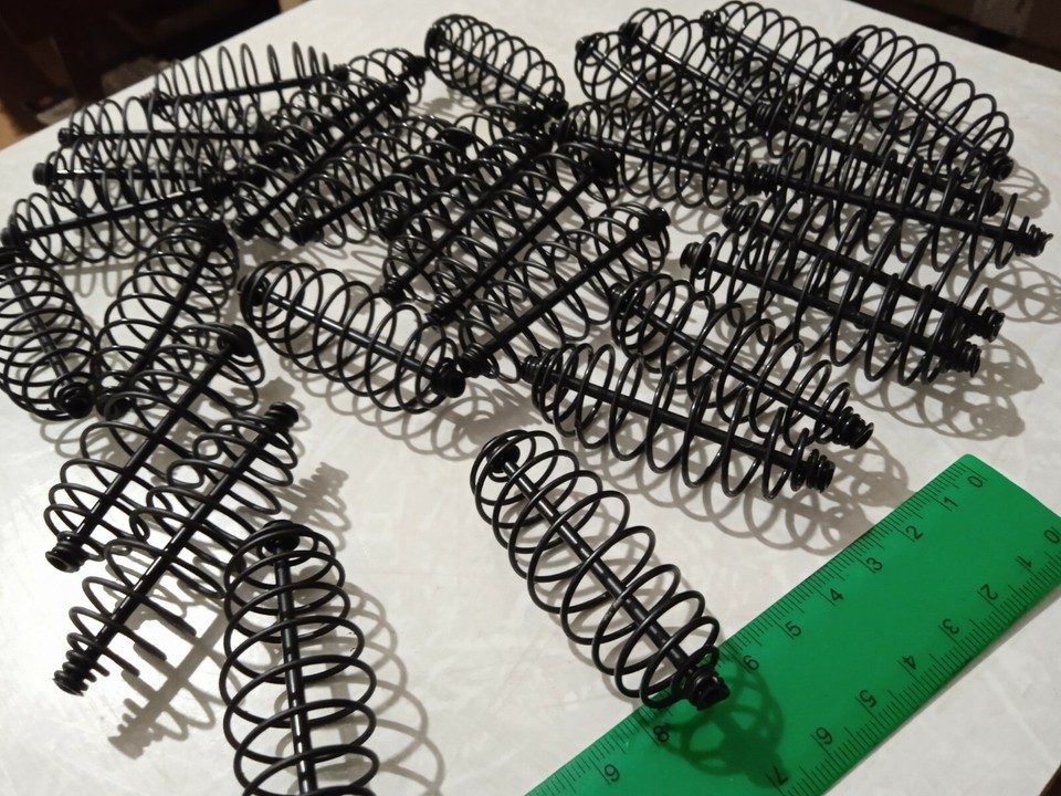 LOT 30 pcs Fishing COIL InLine Wire Cage Bait Feeder Carp Fishing Trap ...