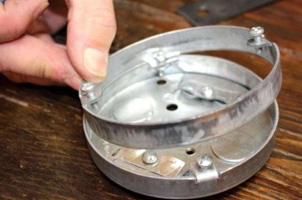 Southwire 47111, 3-1/2" x 1/2", Steel, Round, Pan Box Extension Ring, 1 ...