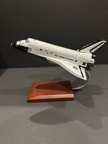 NASA US Space Shuttle Endeavor Orbiter Desk Top Display 1/144 Model | eBay