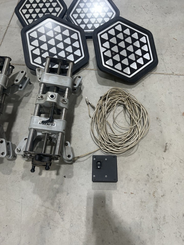 Hunter DSP600 Wheel Alignment Target And Clamp Set 4. With Beam Hub And ...
