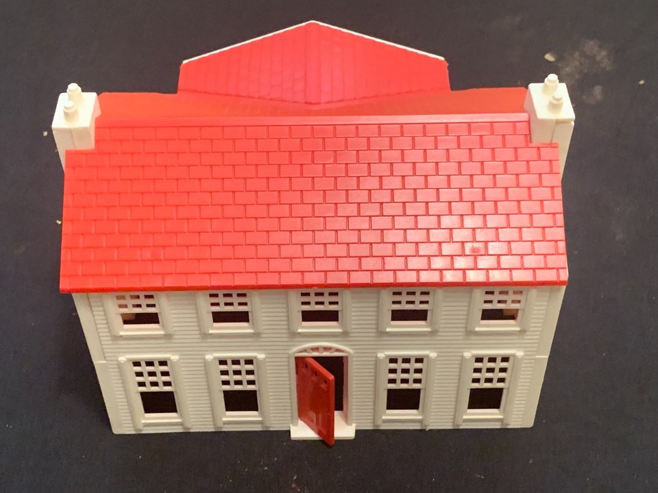 PLASTICVILLE O SCALE PLASTIC COLONIAL MANSION BUILDING KIT #1703-129 | eBay