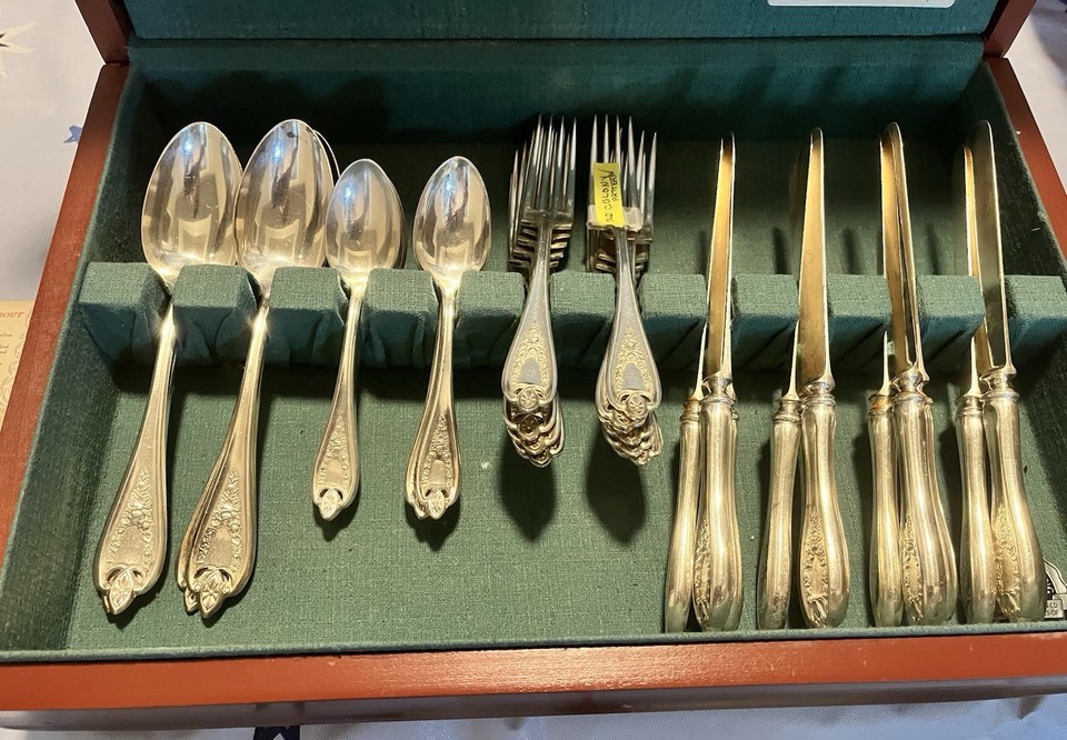 1847 Rogers Bros Old Colony 42 Pc. Flatware Silverware Set Case ...