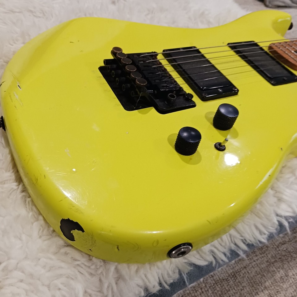 Kramer ST200, Floyd Rose 2 , EMG Pickups, Kramer Case, Maple Neck ...