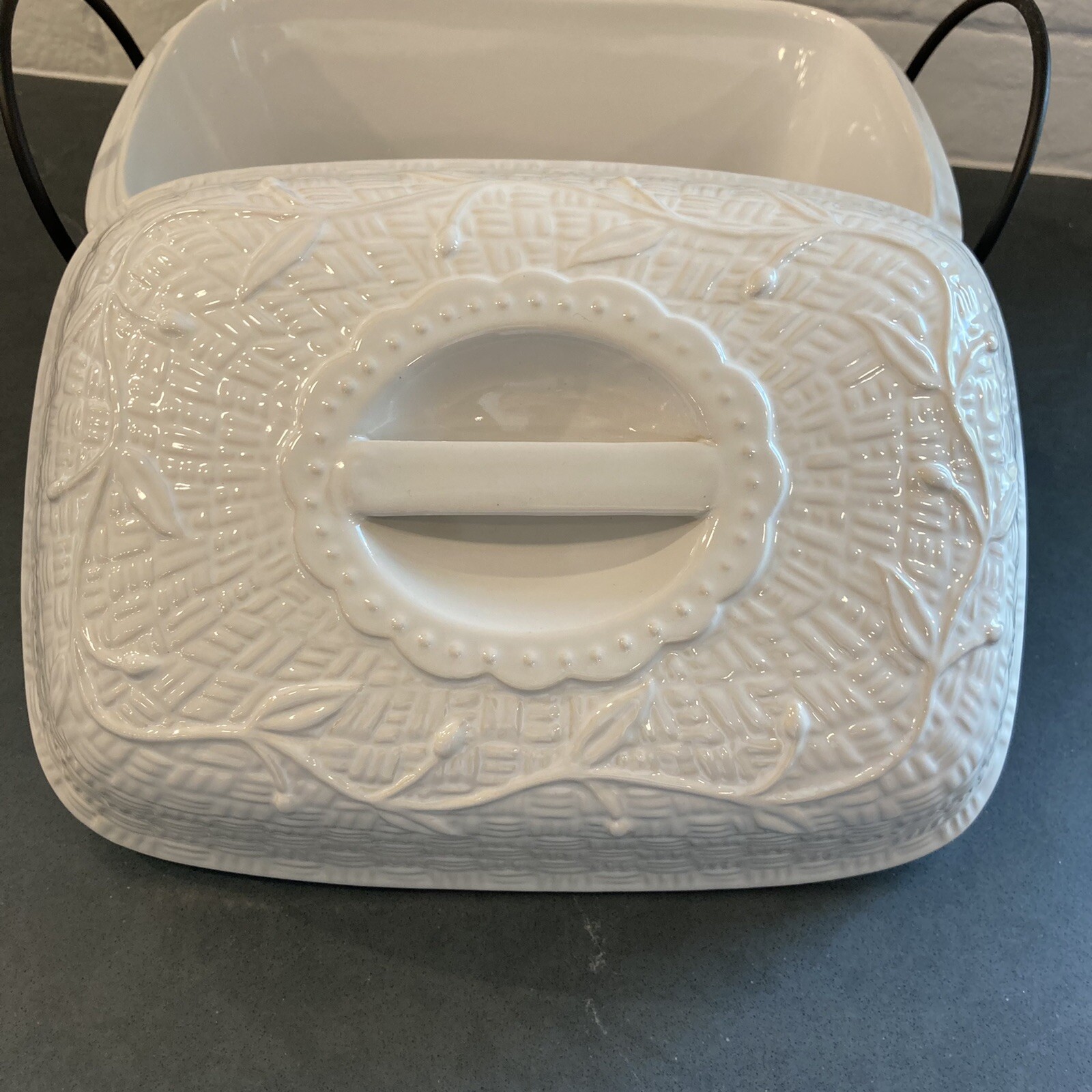 Temptations Orchard Vine White Basket 4qt Lidded Casserole w/ Wire Rack ...