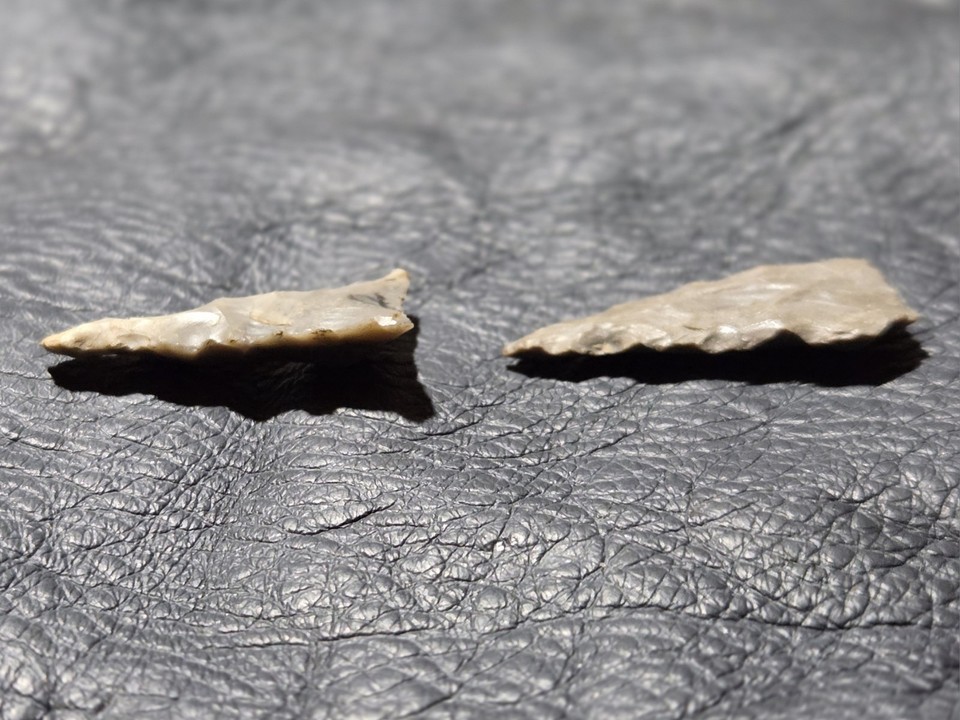 2 FORT ANCIENT TRIANGLE POINTS OHIO Authentic Indian Artifacts 5/8" - 3 ...