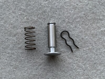 Singer 247 Sewing Machine THROAT PLATE CLAMP Left feed dog plate stud ...