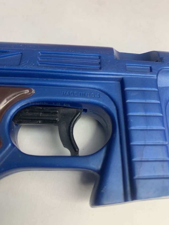 1966 Tracer Gun Toy and One Sealed Pack of Star Trek Jet Discs Rayline ...
