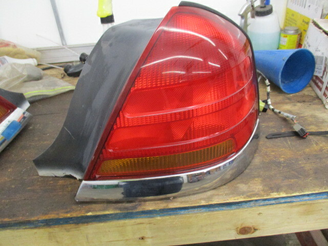 Ford Crown Vic Rear Light 1998 2011 Ford Crown Victoria Black Trims