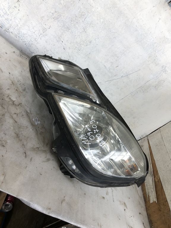 Mercedes-Benz E W212 2009 Front right headlight headlamp A2128200161 ...