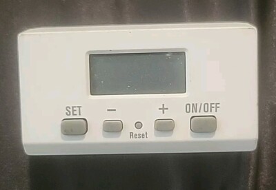 UTILITECH Digital Timer Model #0144506 Indoor 24 Hour Repeating Cycle ...