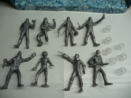 MARX TOYS RECAST 4 INCH SPACE MAN PLAYSET FIGURES WITH HELMETS PLUS ...