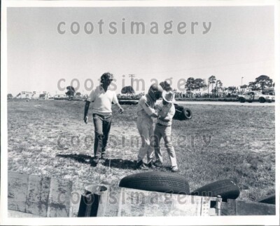 1980 Wire Photo Auto Race Driver Bob Akin Walks From Wreck Sebring FL ...