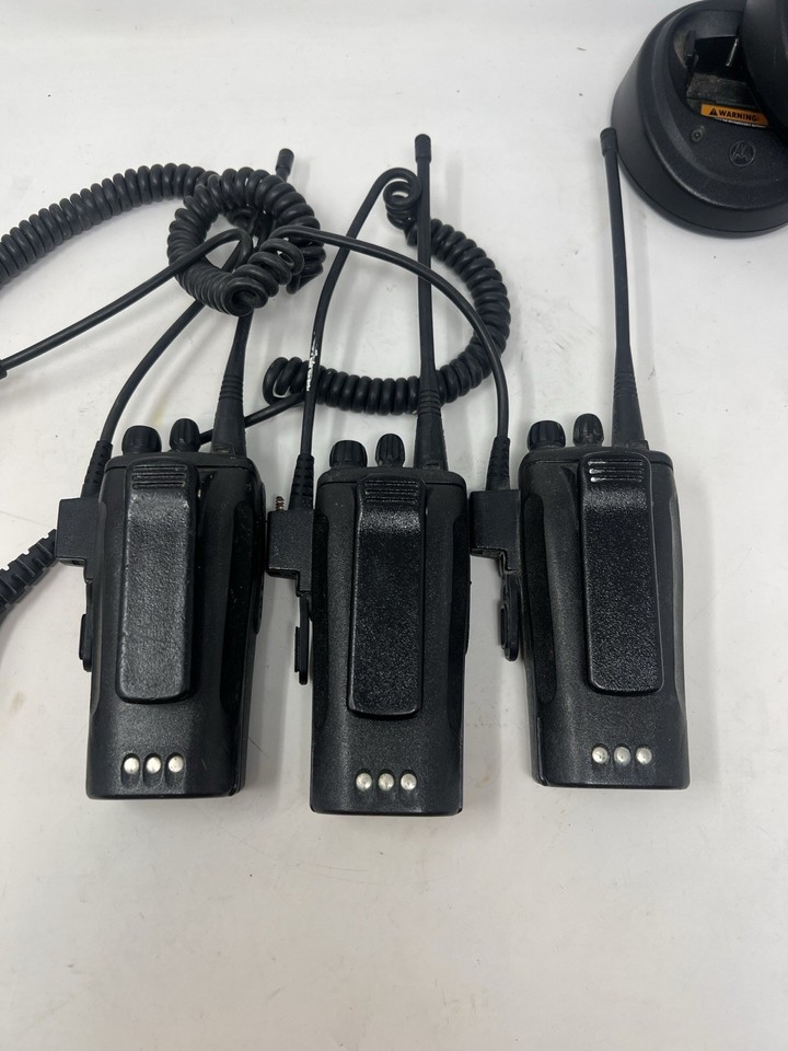 Lot of 3 Motorola CP200D AAH01QDC9JA2AN UHF 403-470 MHz 16Channels Two ...