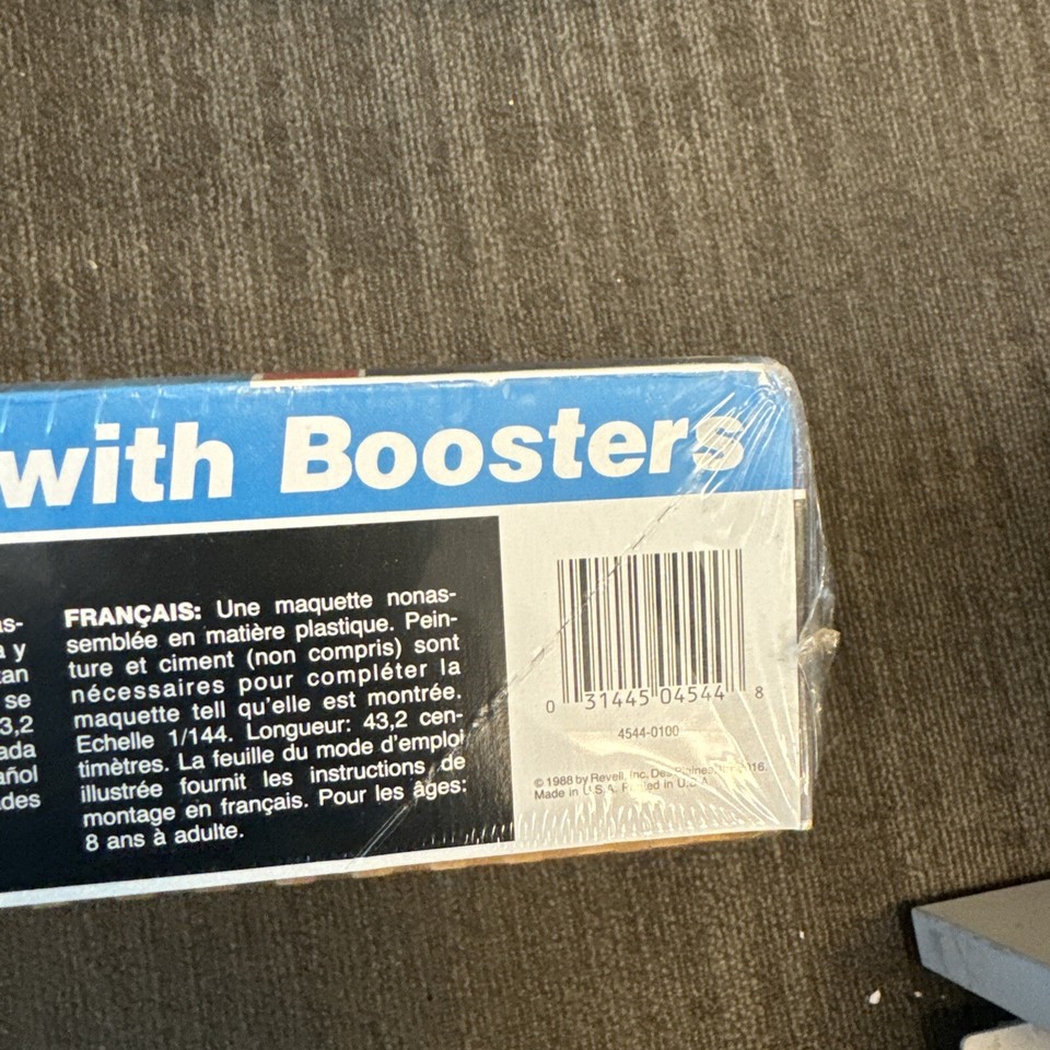 1988 Revell Monogram Discovery Space Shuttle with Boosters Model Kit 1: ...