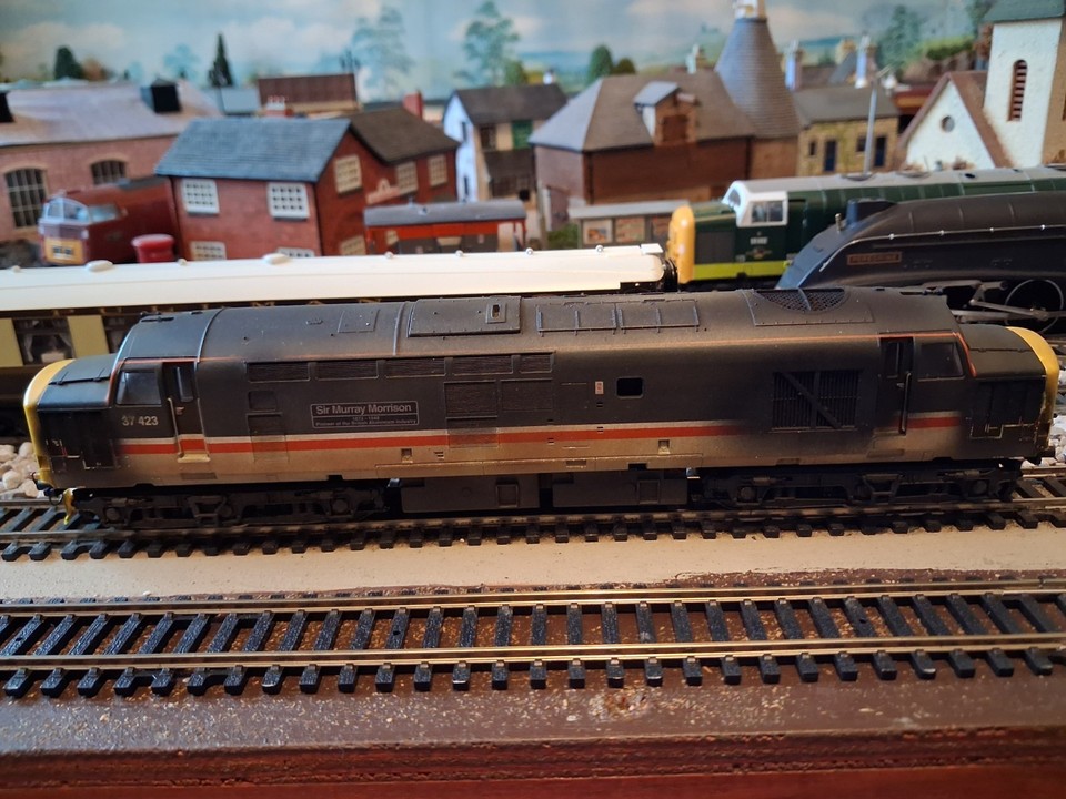 Weathered Vi Trains Class 37 Sir Murray Morrison | eBay UK