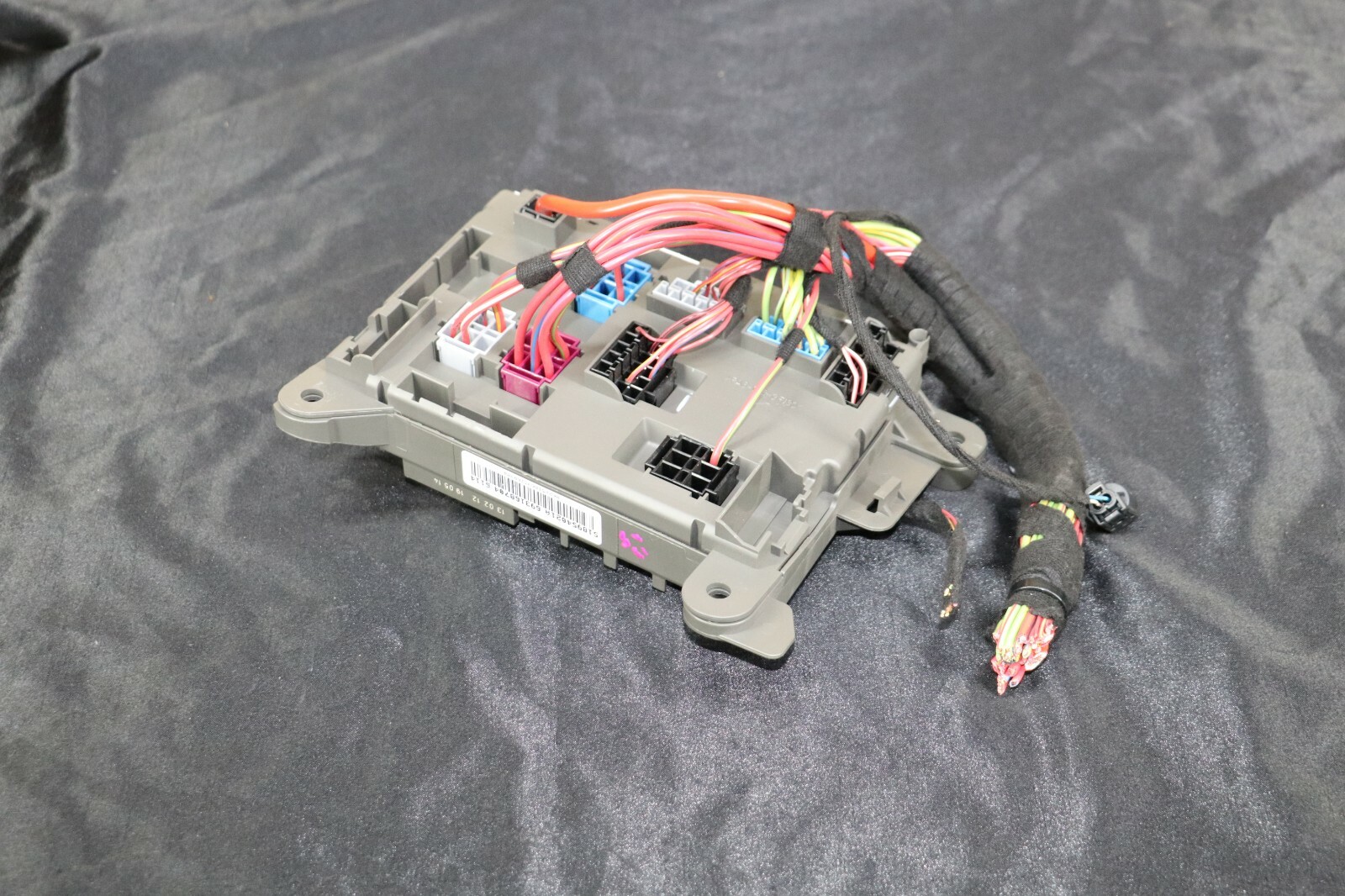 Rear Power Distribution Fusebox Fuse Box Body Control Module OEM BMW ...