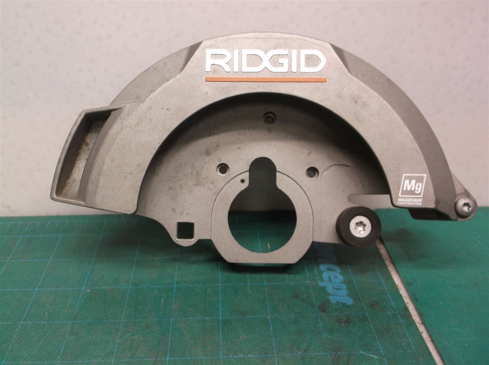 641729006 Upper Blade Guard from a Ridgid R3204 6 1/2" Compact Framing ...