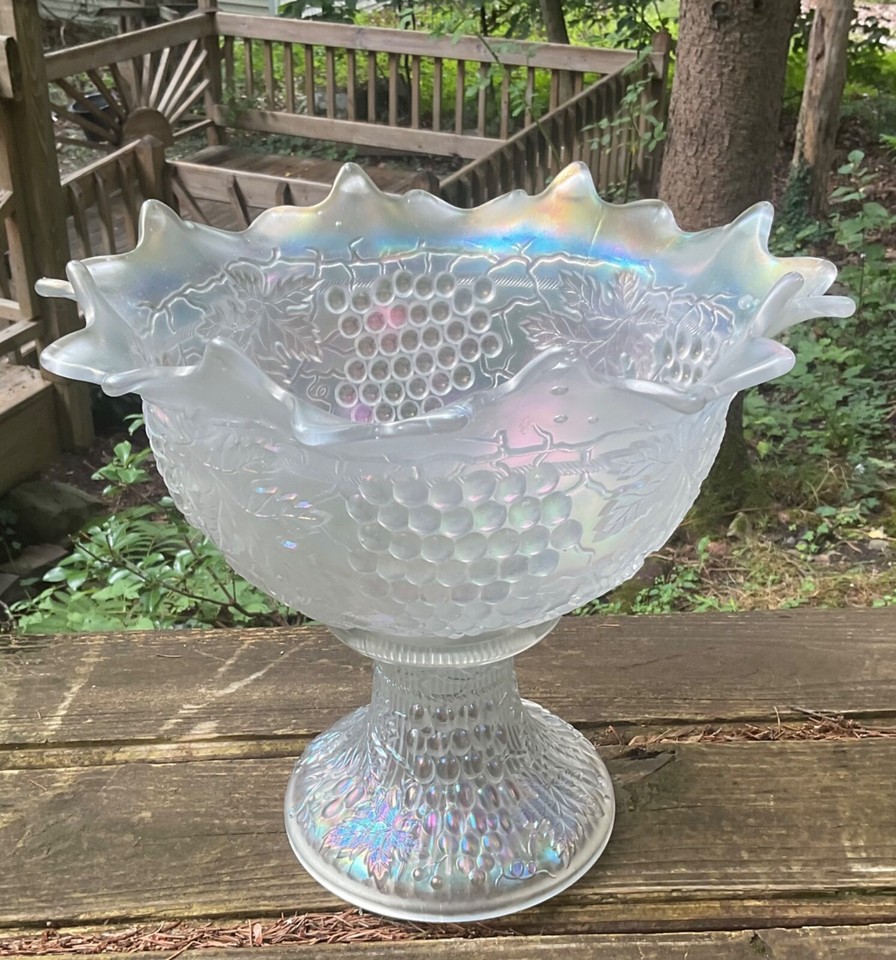 VINTAGE CARNIVAL FROSTY WHITE GRAPE & CABLE MID SIZE PUNCH BOWL & CUPS ...