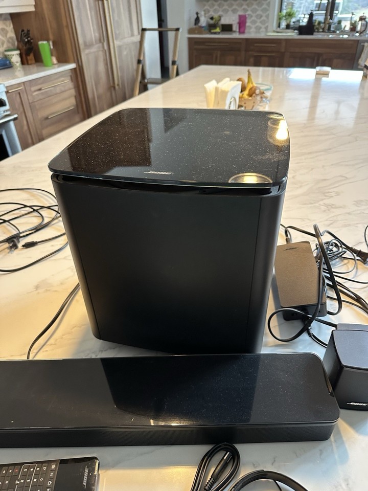 Bose SoundTouch 300 Soundbar W/ Acoustimass 300 Bass Module & Speakers ...