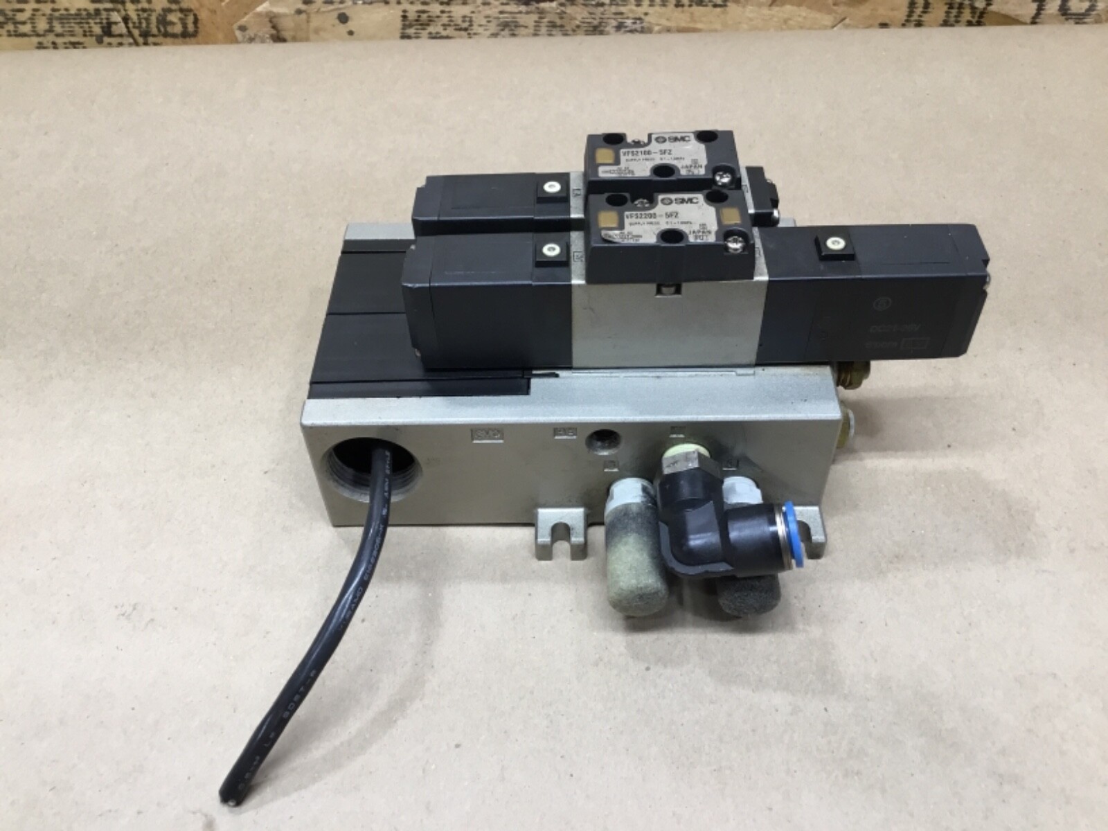 SMC VFS2100-5FZ Solenoid Valve Assembly VFS2200-5FZ #06J31*AD | eBay