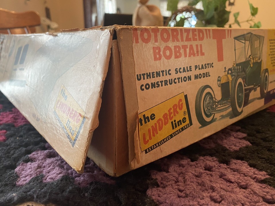 VINTAGE 1962 LINDBERG BOBTAIL "T" MOTORIZED MODEL KIT 1/8 SCALE. Opened ...