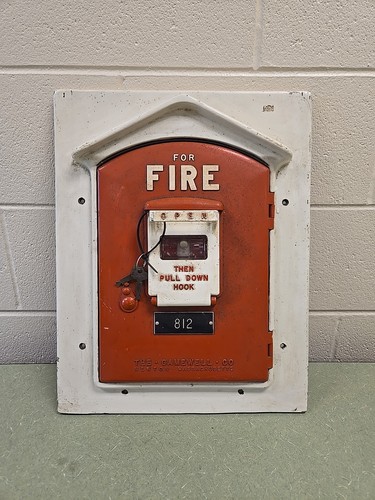 Vintage Gamewell fire call box alarm Gamewell Wall mount #812, with two ...