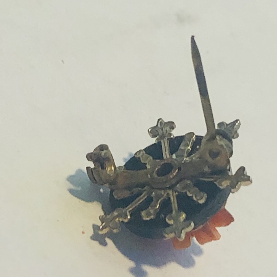 Vintage 3D Plastic Single Pink Flower Very Small Brooch Black Gold Tone ...