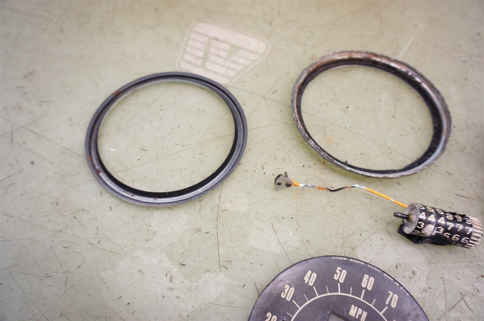 OEM Harley Knucklehead, Panhead Shovelhead speedometer parts Face lot ...