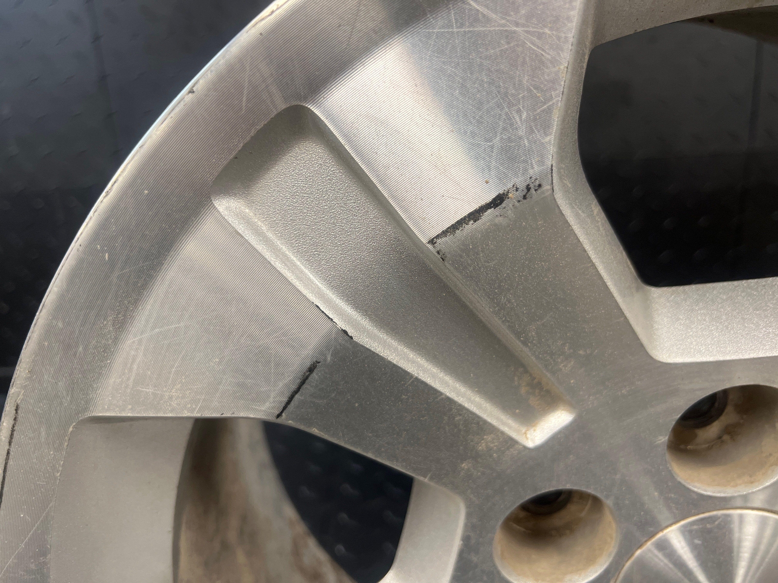 2014 - 2019 Chevy Silverado 1500 18x8.5 Aluminum 5 Spoke Wheel (opt RD1 ...