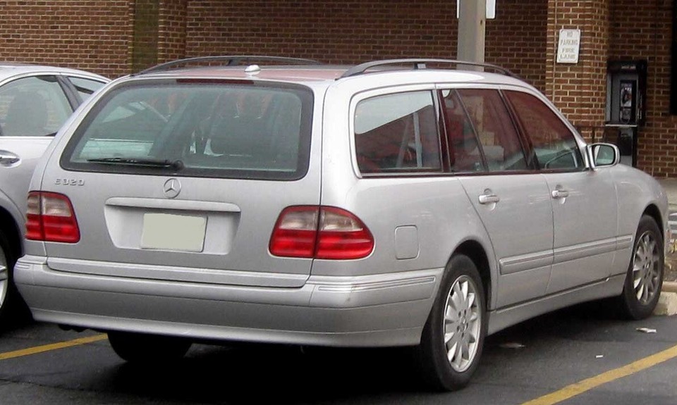 MB 320 E W210 [99-02] Estate Tailgate Boot Lid Grip Handle Number Plate ...