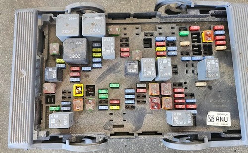 2007-2009 Chevy Silverado Junction Relay Fuse Box Module 20978812-01 2 ...
