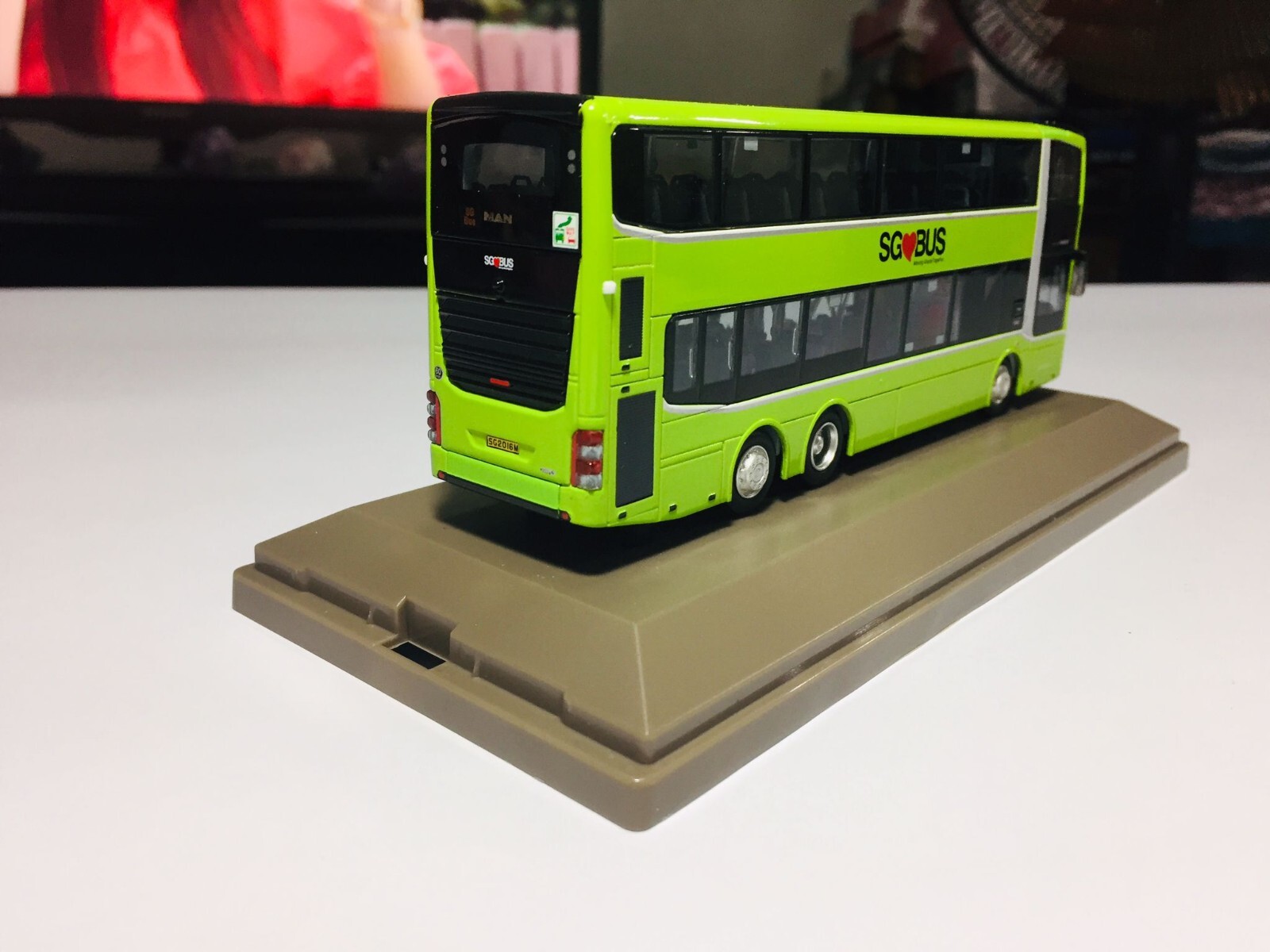 1/76 Singapore Knackstop MAN A95 Bus Model + Service Building ...
